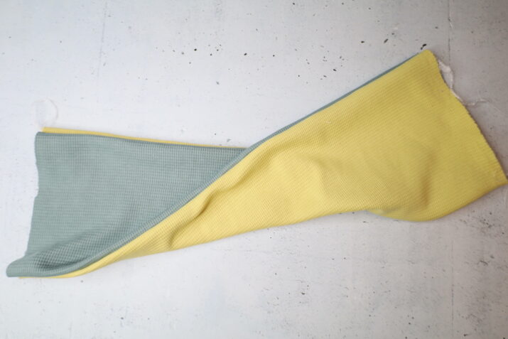 Easy Loop mit Twist nähen – kostenloses Schnittmuster - Snaply Magazin