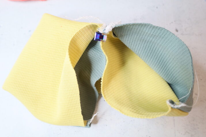 Easy Loop mit Twist nähen – kostenloses Schnittmuster - Snaply Magazin