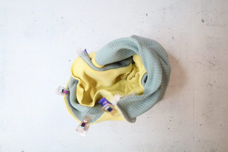 Easy Loop mit Twist nähen – kostenloses Schnittmuster - Snaply Magazin